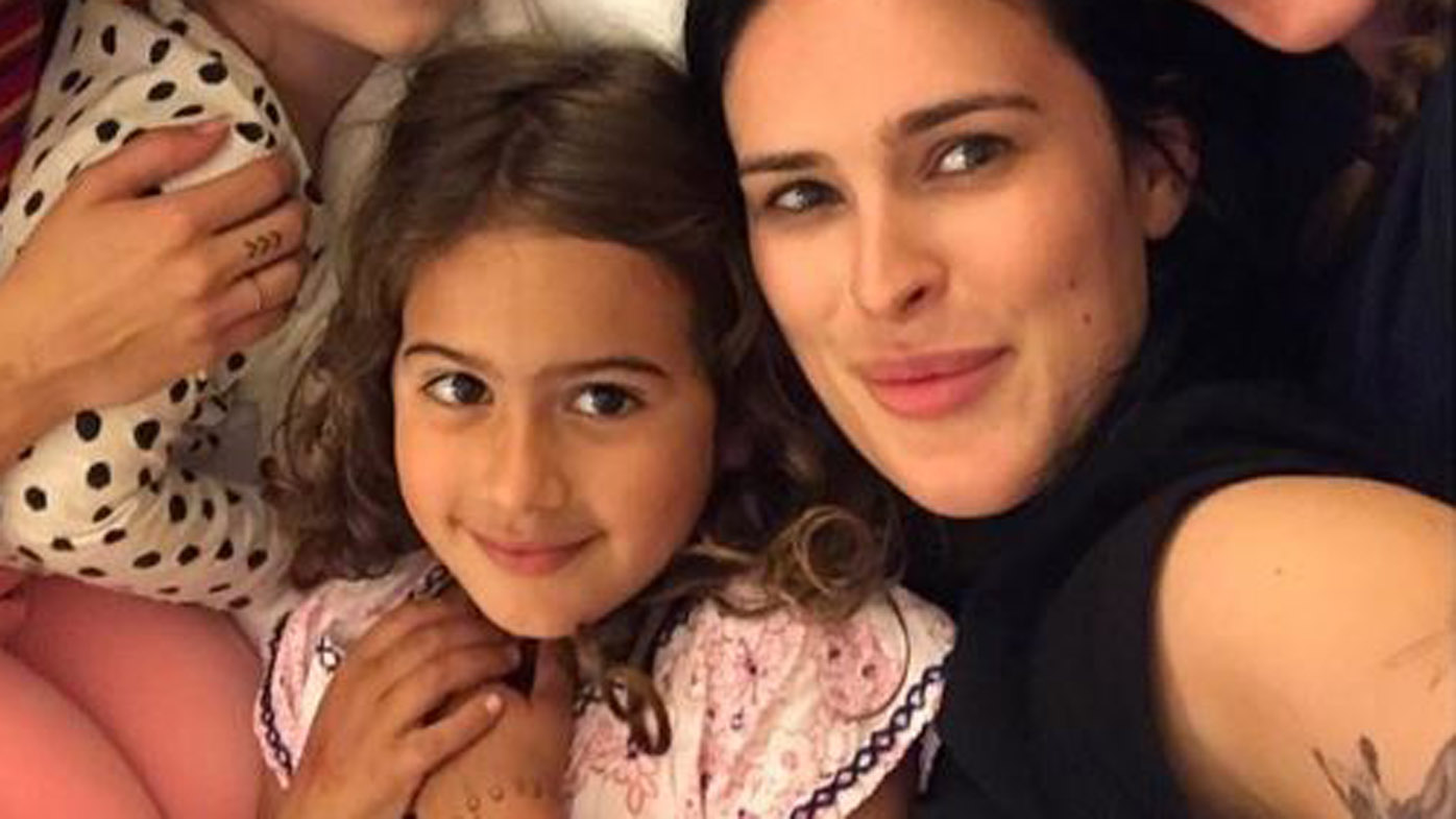 Bruce Willis 5 Daughters Pose Together In Rare Photo Shared By Rumer