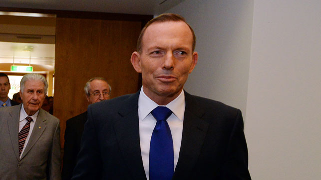 Abbott dismisses ministry reshuffle talk - 9News