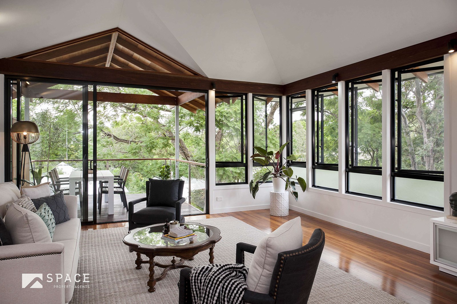 Modern Queenslander Hits Market 9homes