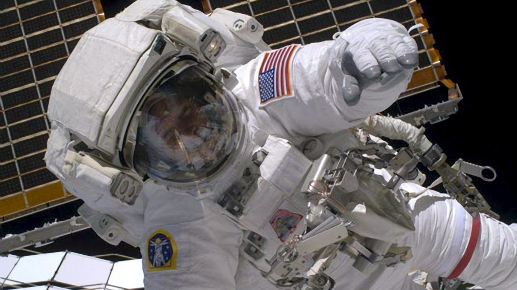 NASA astronaut Joseph Acaba held onto rail during spacewalk due to fear ...