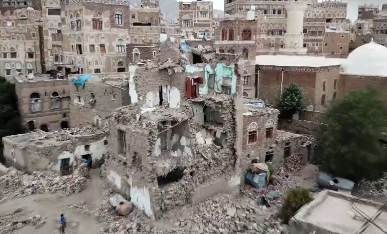 Yemen: Rare drone footage captures life amid the rubble in war-torn city