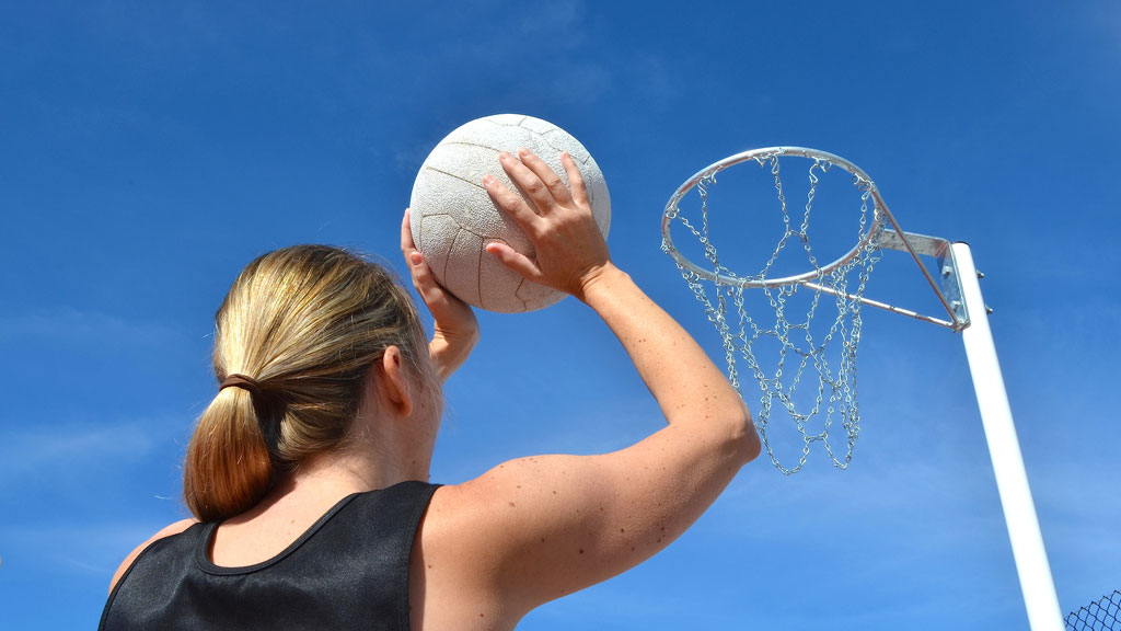 Tongue-in-cheek 'netball rules for young ladies' from 1946 goes viral ...
