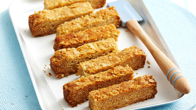 Honey oat slice - 9Kitchen