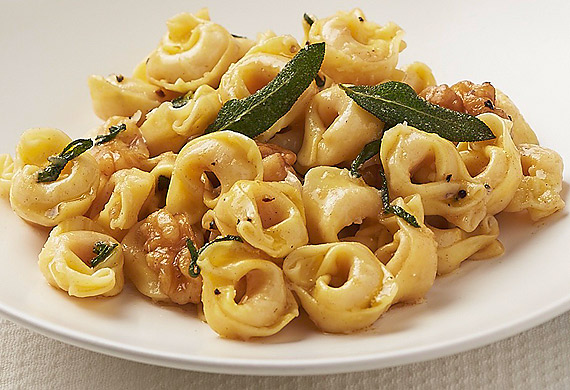 Handmade tortelli with pumpkin and walnuts - 9Kitchen