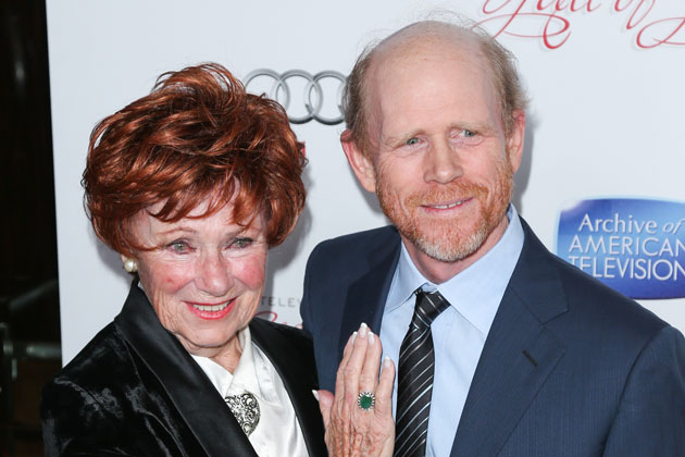 Gingers unite! Ron Howard reunites with his on-screen Happy Days mother ...