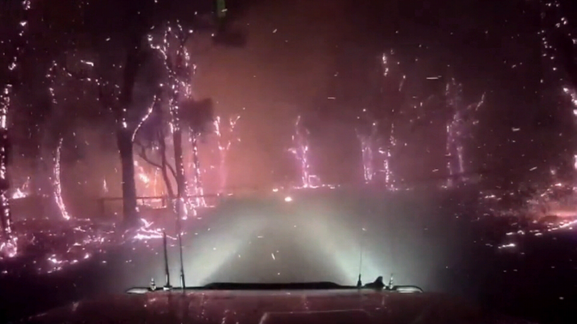 Victoria bushfires: Wind change blows intense bushfires east as ...