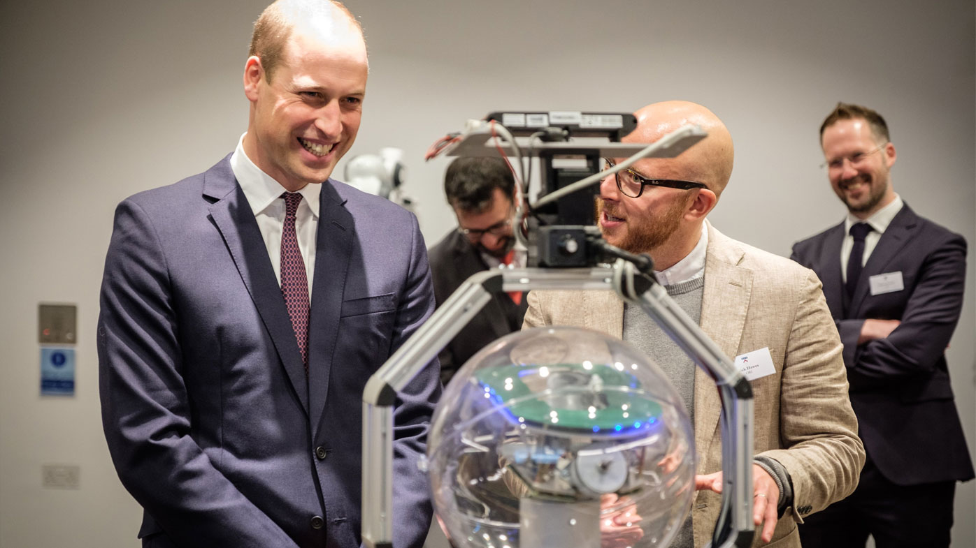 Prince William meets robots at Oxford University - 9Honey