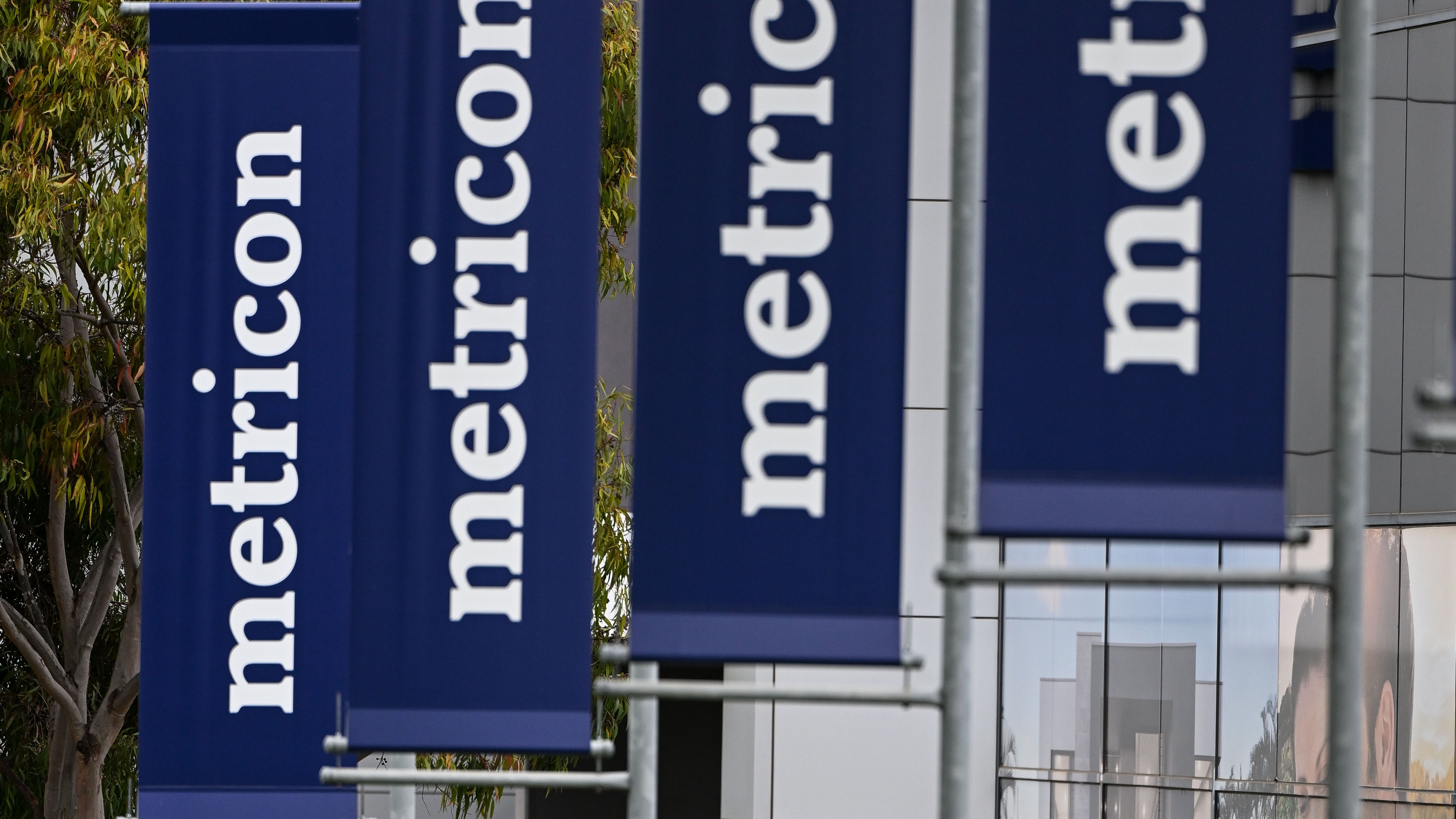 Logotipo De Metricon Meritop Logo And Branding Design Letter M Logo