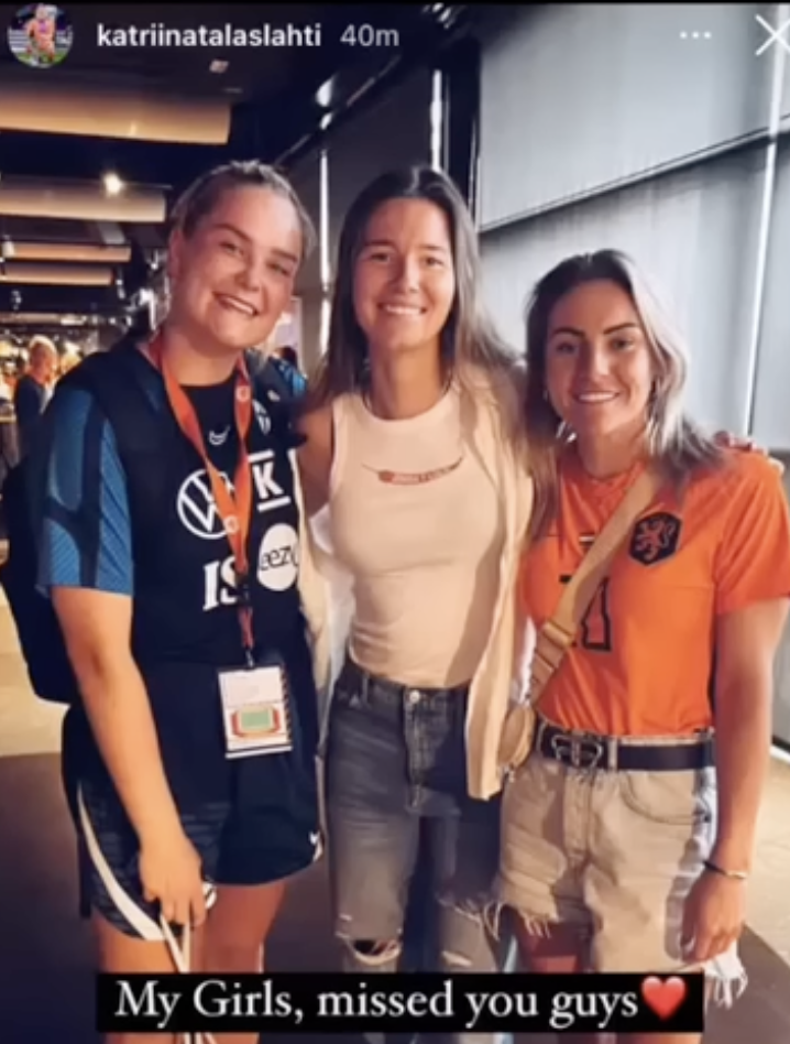 Ellie Carpenter and Daniëlle van de Donk’s complete relationship ...