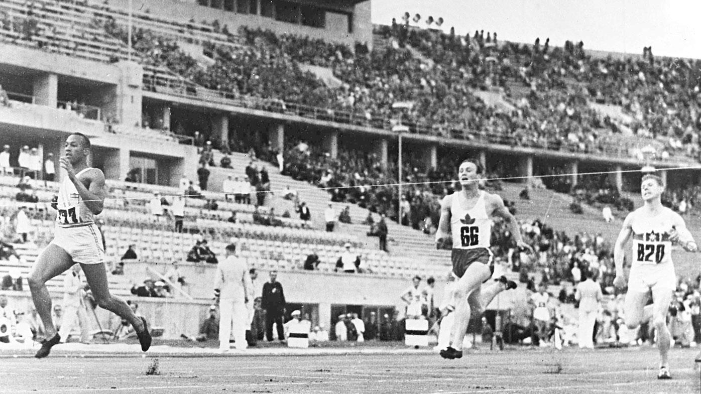 Jesse Owens vs Adolf Hitler, Berlin 1936 Olympics | The German who ...