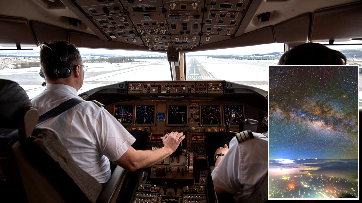 Boeing 777 Cockpit Wallpaper