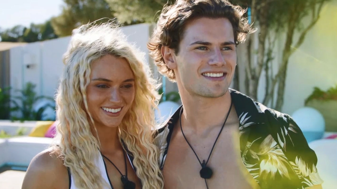 Love Island UK 2019 First Coupling Ceremony