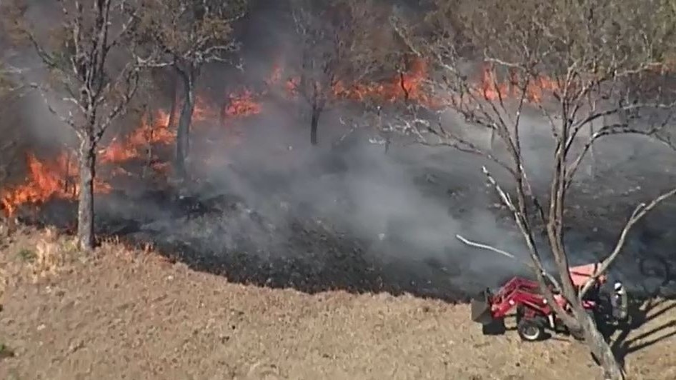 Queensland news: Scenic Rim residents on alert as bushfires burn in ...