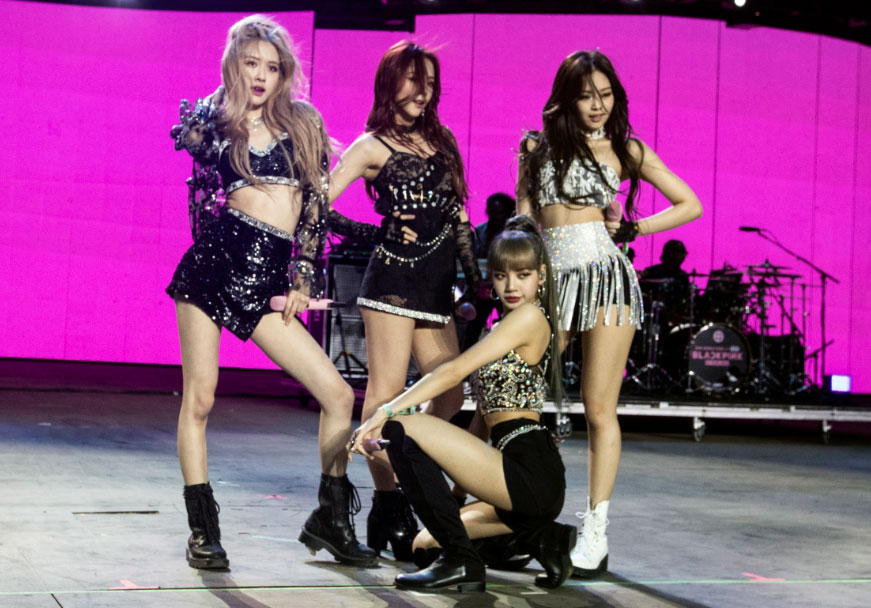 Blackpink K-pop star Jennie Kim rushes off stage mid-concert ...