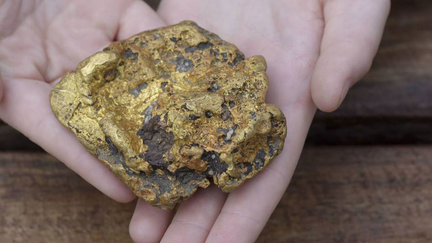 Victoria News: Family on walk in Bendigo find $35k gold nugget